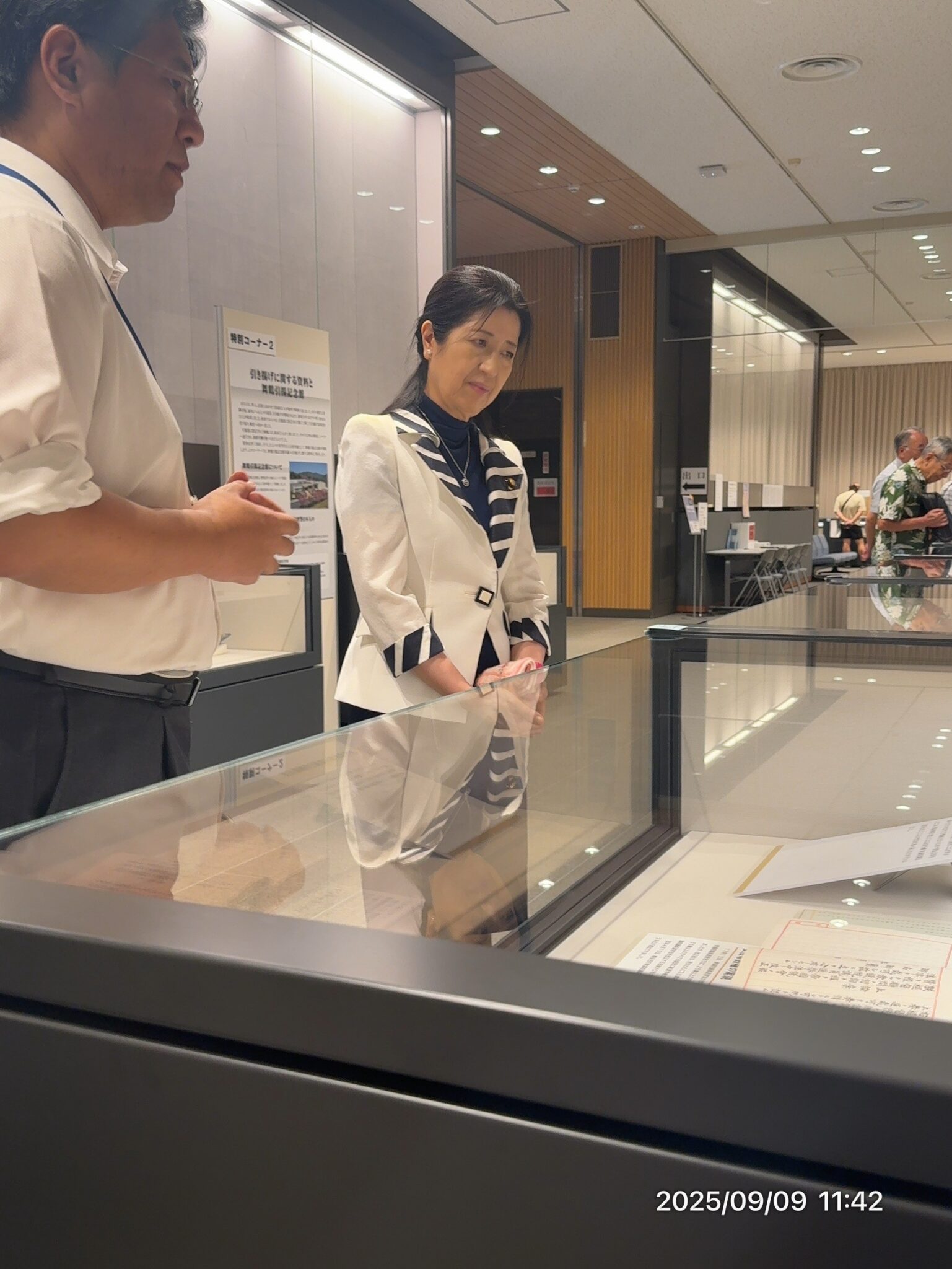 令和7年度夏の特別展「終戦－戦争の終わりと戦後の始まり」国立公文書館視察 – 上野みちこ